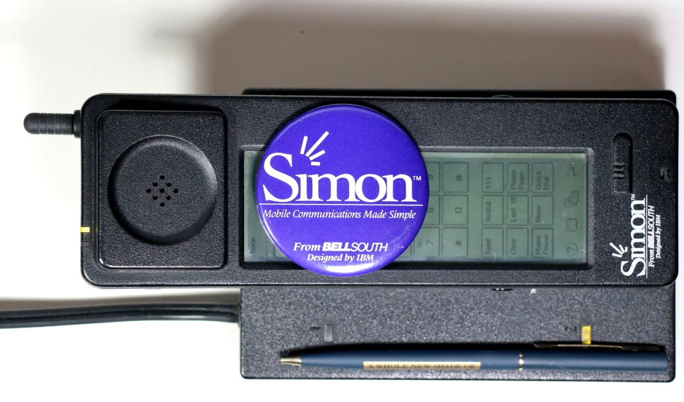 IBM Simon, czyli ojciec iPhone'a. Jak powstał pierwszy smartfon na świecie IBM Simon, czyli ojciec iPhone'a. Jak powstał pierwszy smartfon na świecie