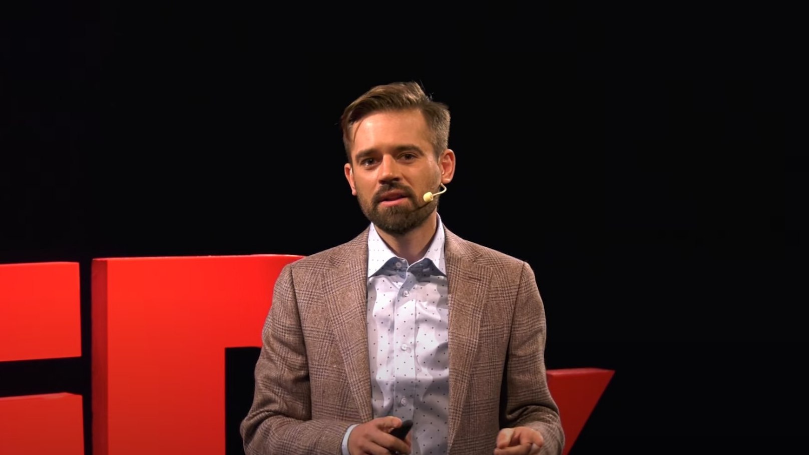 Maciej Kawecki chce rozliczać innych z dezinformacji. Przyganiał kocioł ...