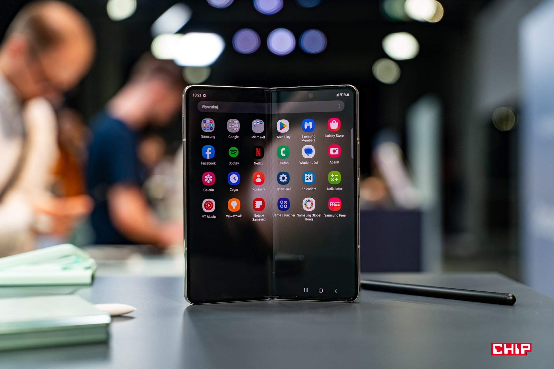 Samsung Jest Trollem Pokazuje Jak Z Dwóch Iphoneów Zrobić Galaxy Folda